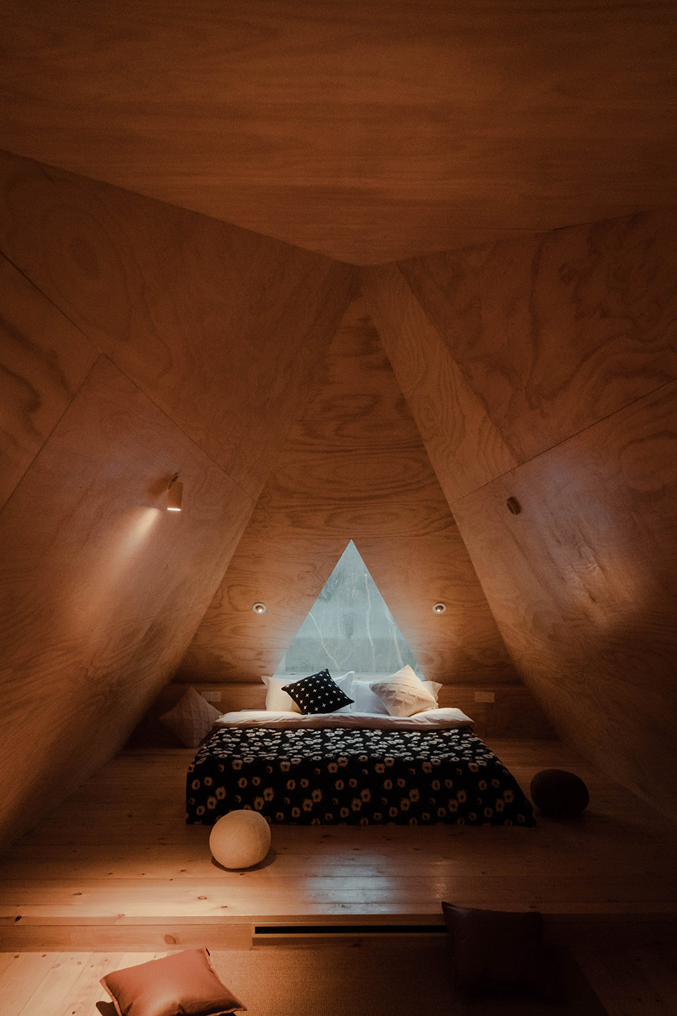 Wild Home – The Ark Cabin, Wuhan, China by Wiki World & Advanced ...