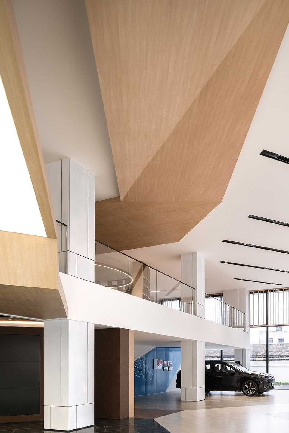 BMW Experience Center, Chengdu, China by ARCHIHOPE - 谷德设计网
