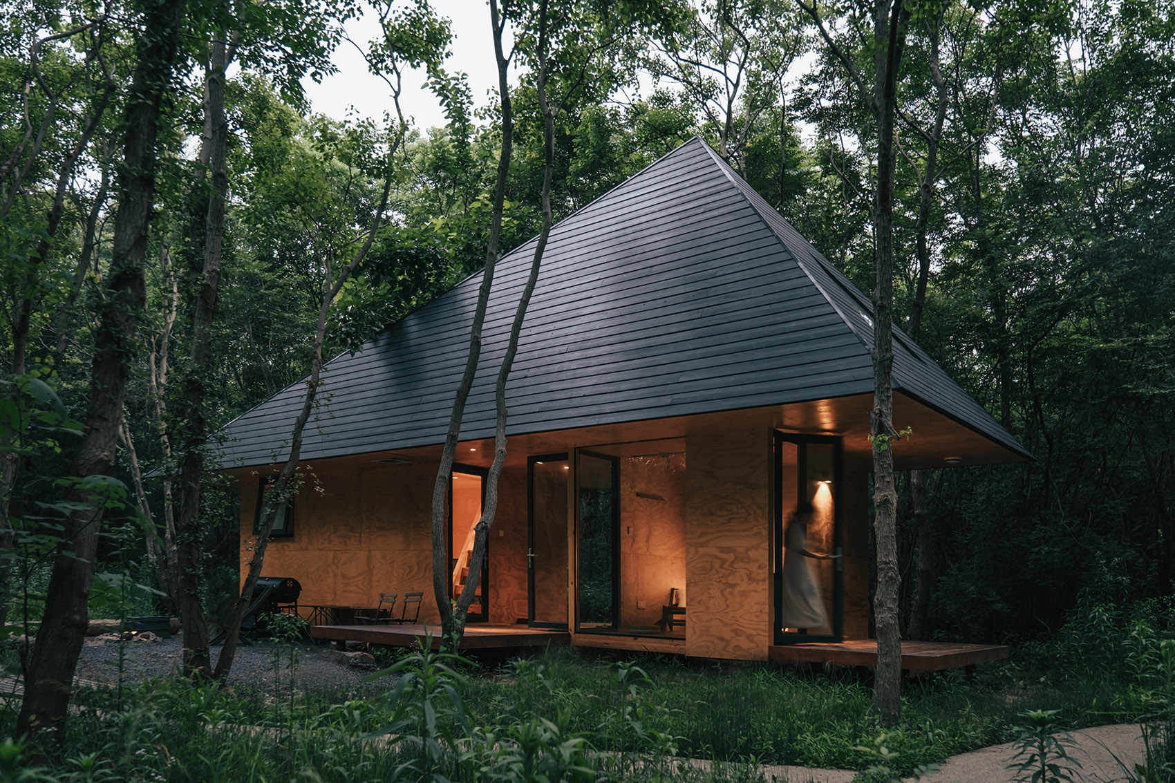 Wild Home – The Ark Cabin, Wuhan, China by Wiki World & Advanced ...