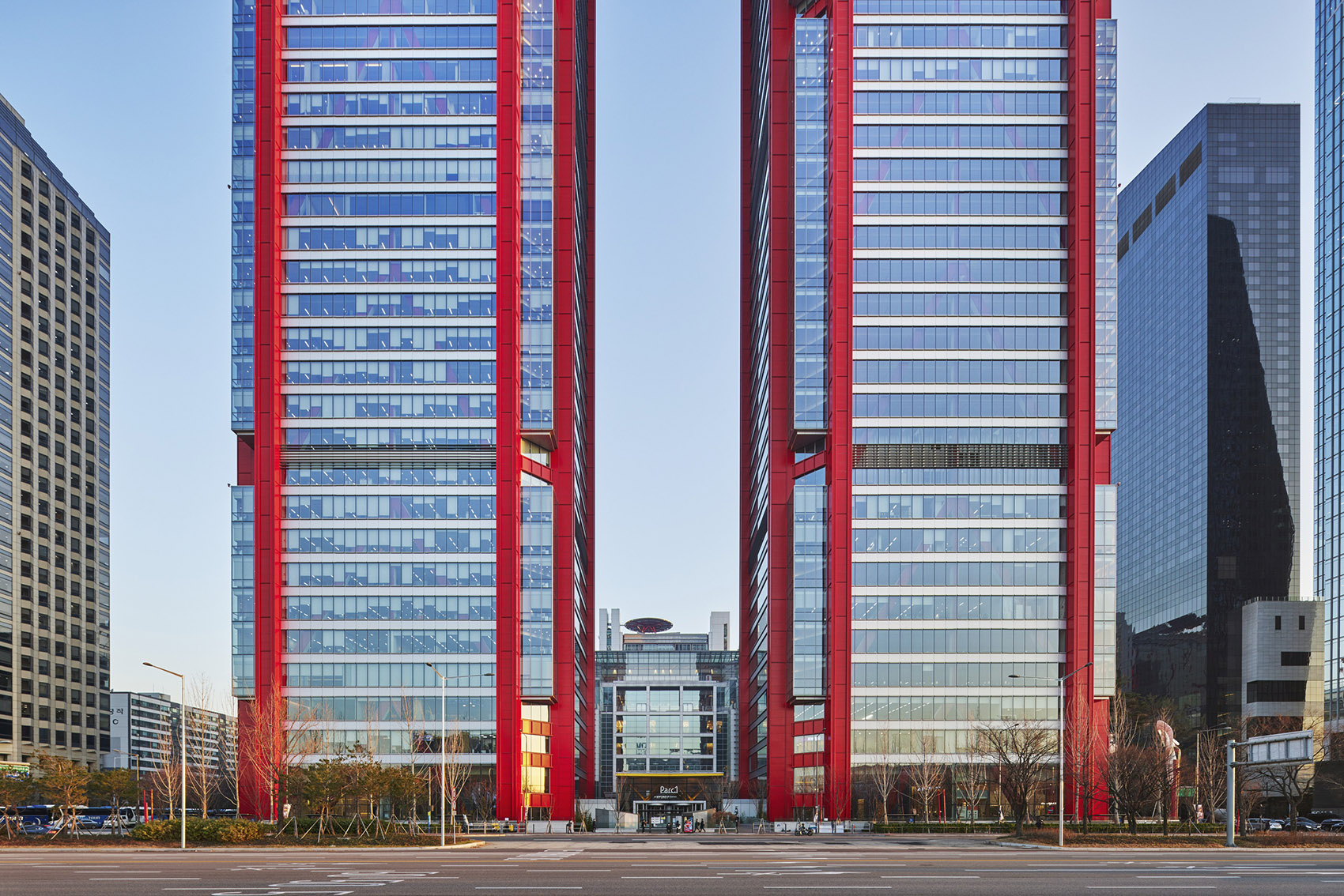 Parc.1 by Rogers Stirk Harbour + Partners - 谷德设计网