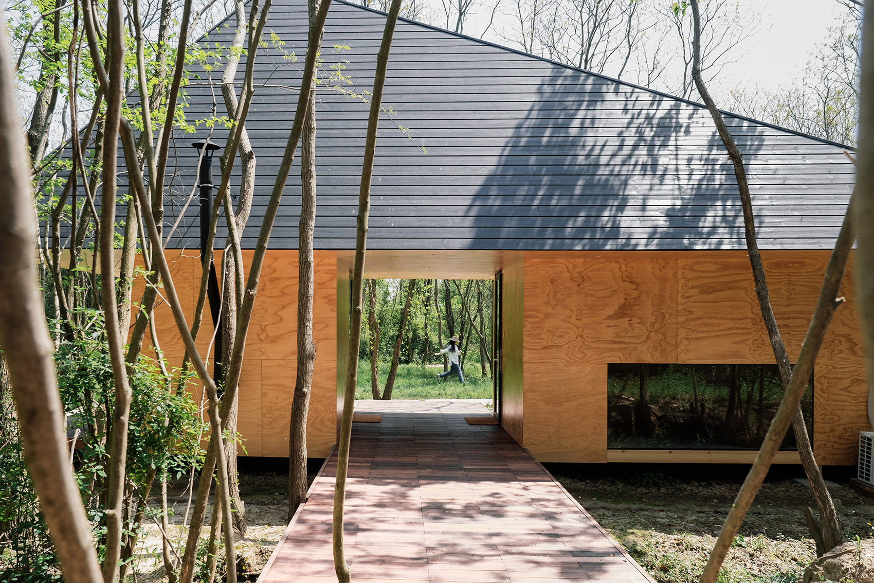 Wild Home – The Ark Cabin, Wuhan, China by Wiki World & Advanced ...