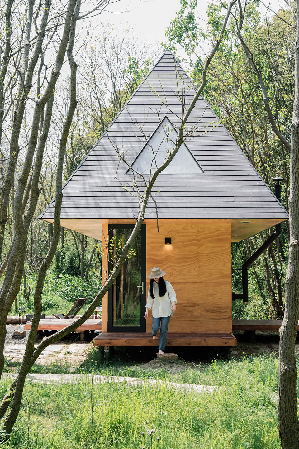 Wild Home – The Ark Cabin, Wuhan, China by Wiki World & Advanced ...