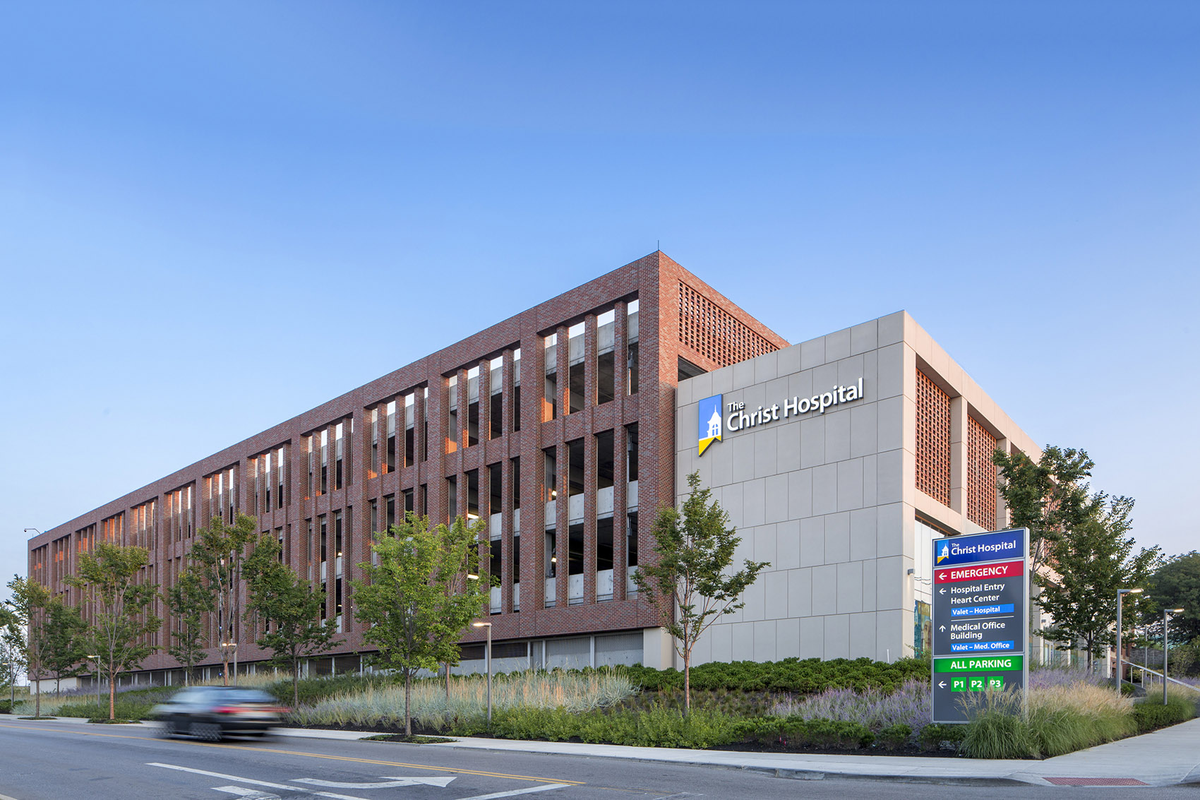 The Christ Hospital Joint and Spine Center by SOM - 谷德设计网