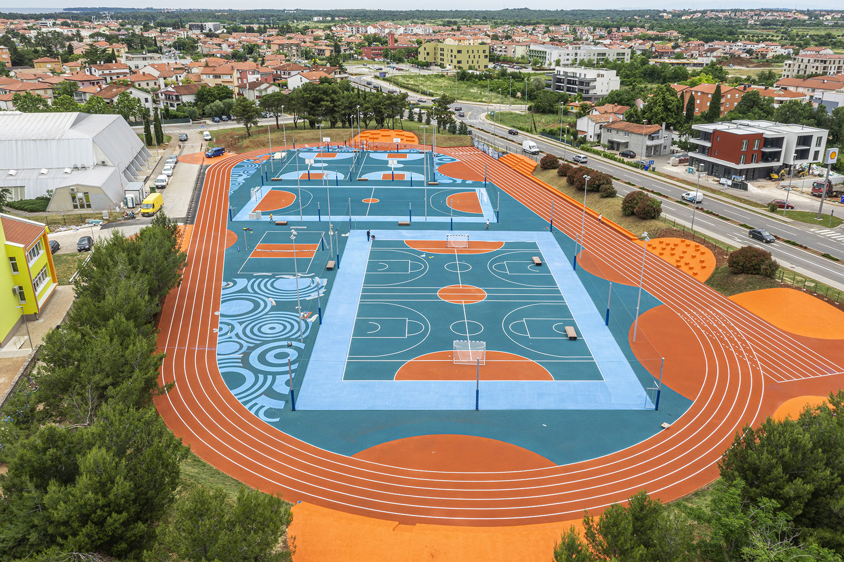 Sports field of Elementary School “Marija i Lina” by Studio MAU d.o.o ...