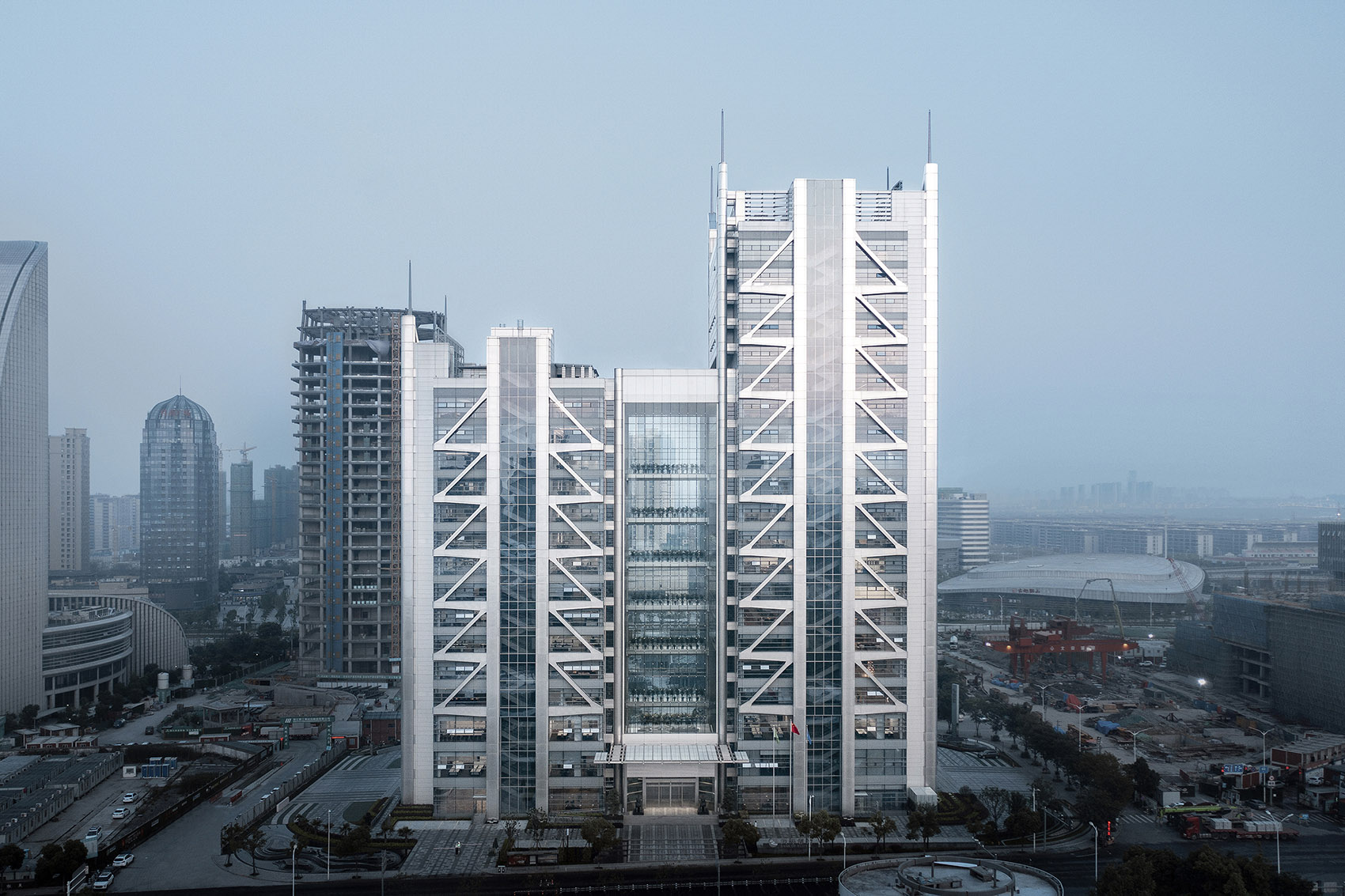 The Exo Towers: Ruifeng Digital Finance Center, China by UUA - 谷德设计网