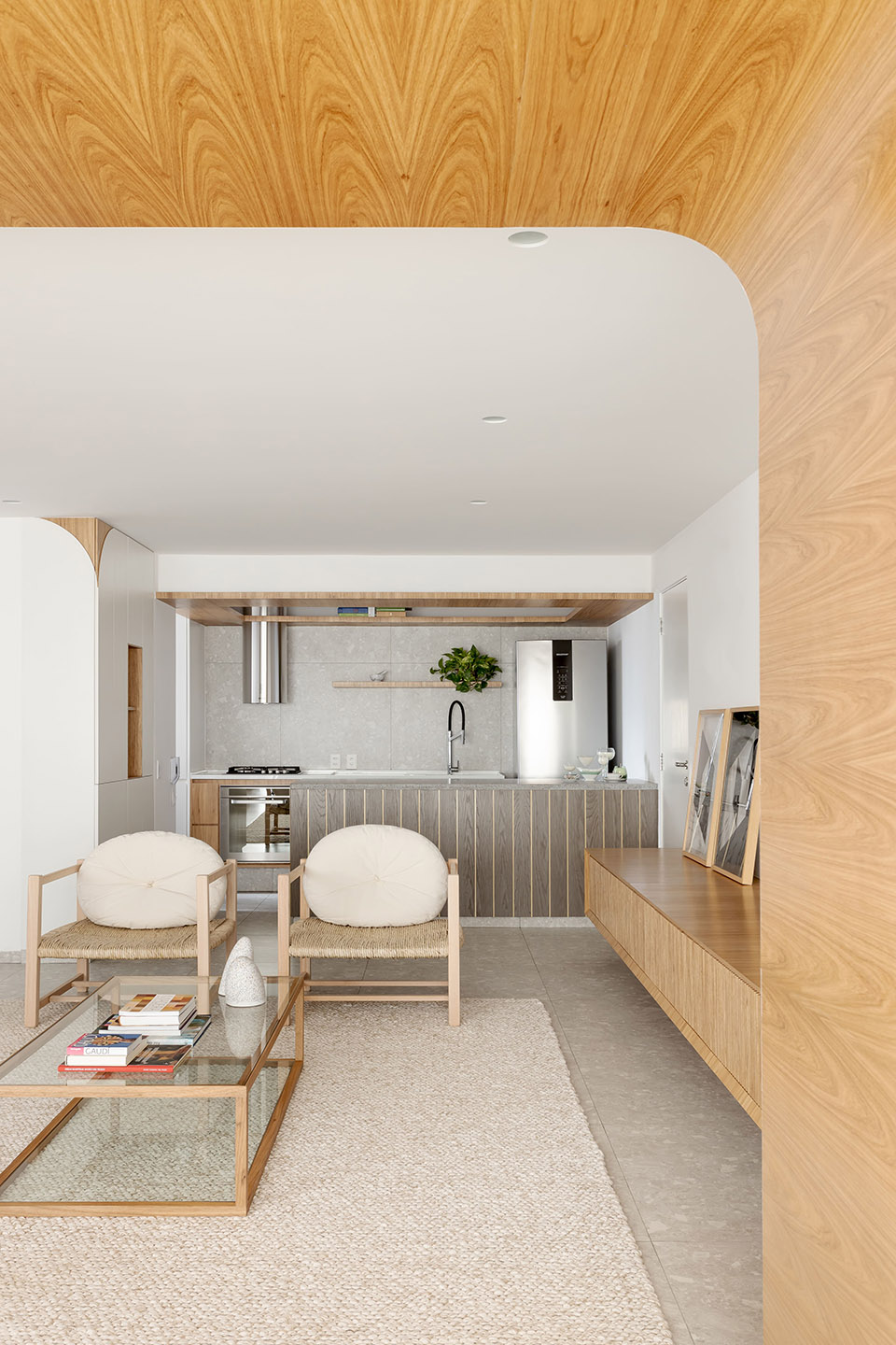 RR Apartment by Pascali Semerdjian Architects - 谷德设计网