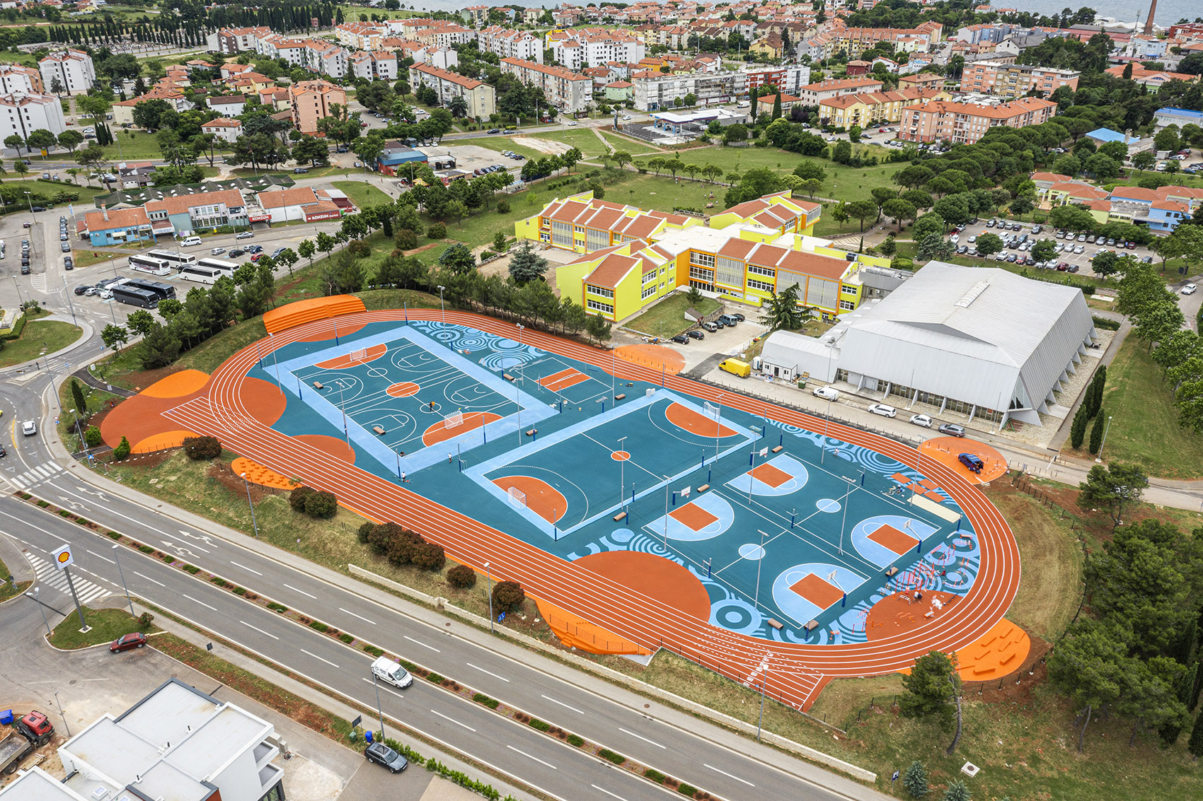 Sports field of Elementary School “Marija i Lina” by Studio MAU d.o.o ...