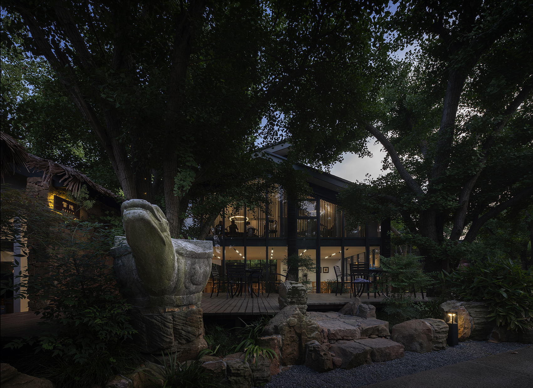 Ruixiang Garden In Dongshan, China by Suzhou Youjian architectural ...