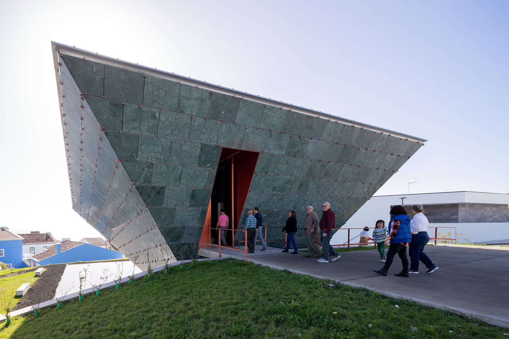 CHAPEL OF ETERNAL LIGHT by Bernardo Rodrigues Architects - 谷德设计网