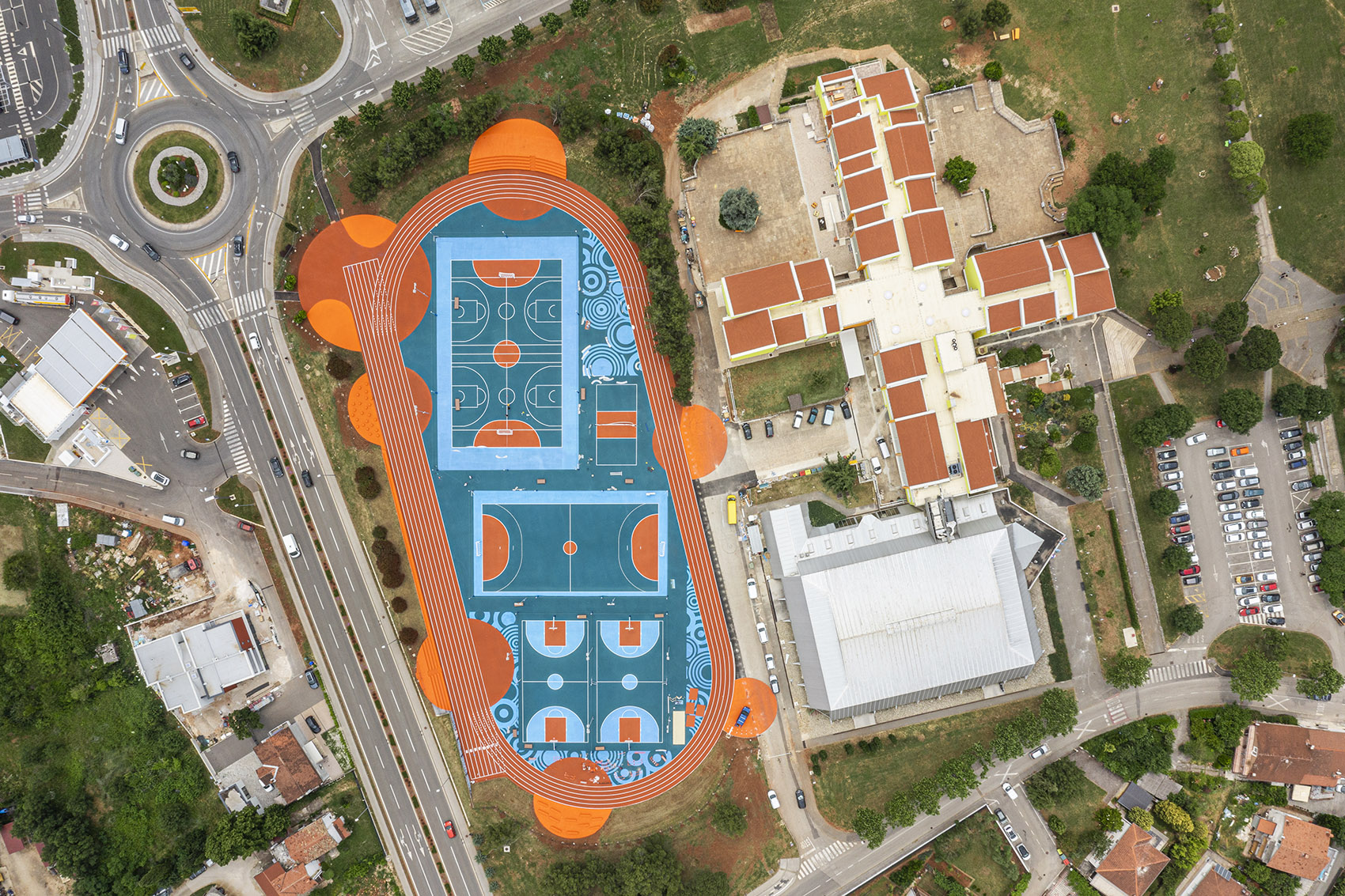 Sports field of Elementary School “Marija i Lina” by Studio MAU d.o.o ...