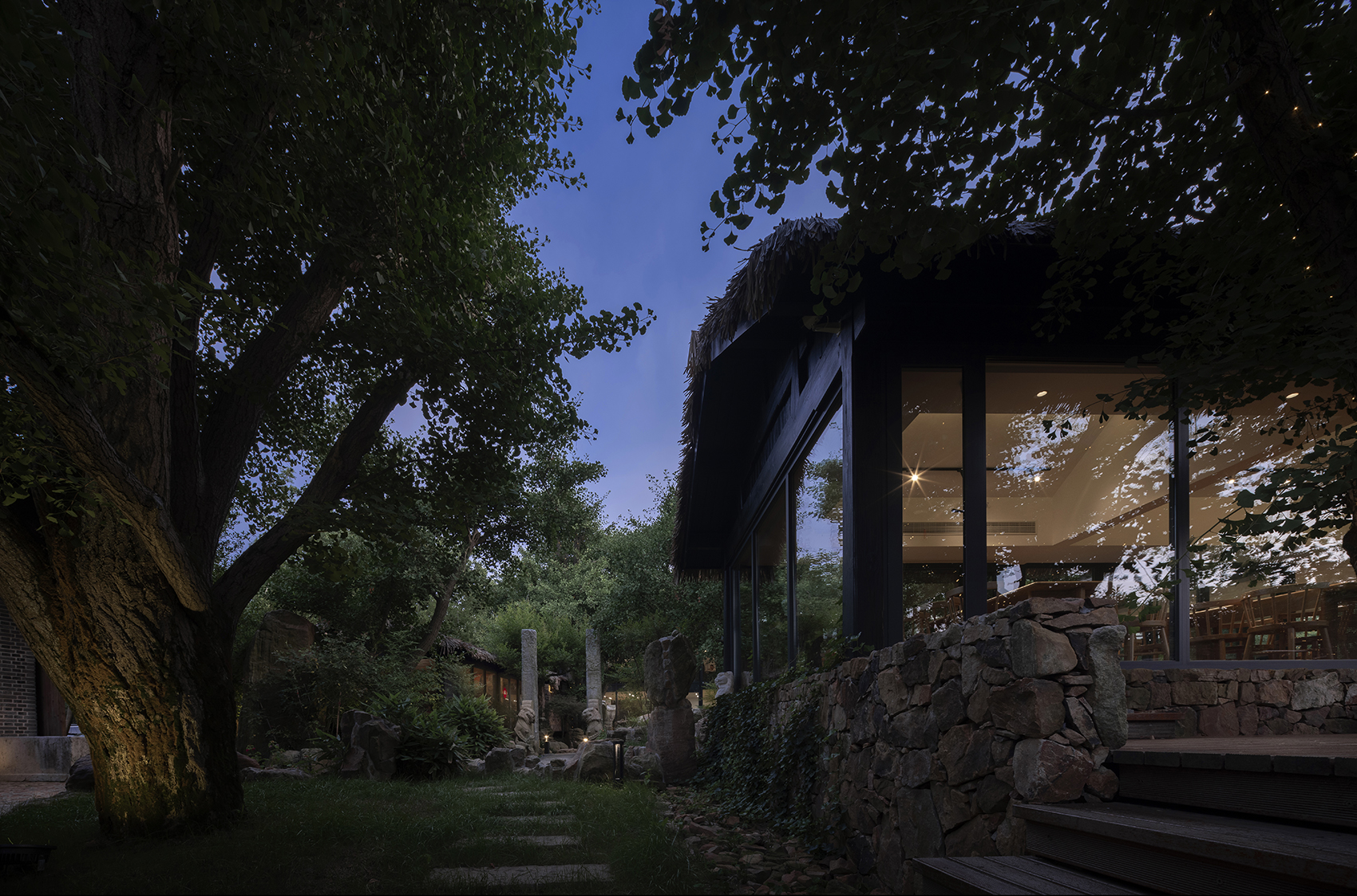 Ruixiang Garden In Dongshan, China by Suzhou Youjian architectural ...