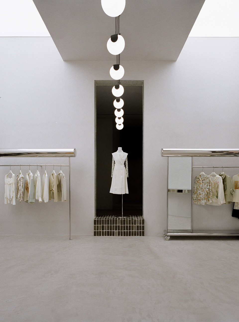 COMMON ZHANG Retail Store, China by Offhand Practice - 谷德设计网