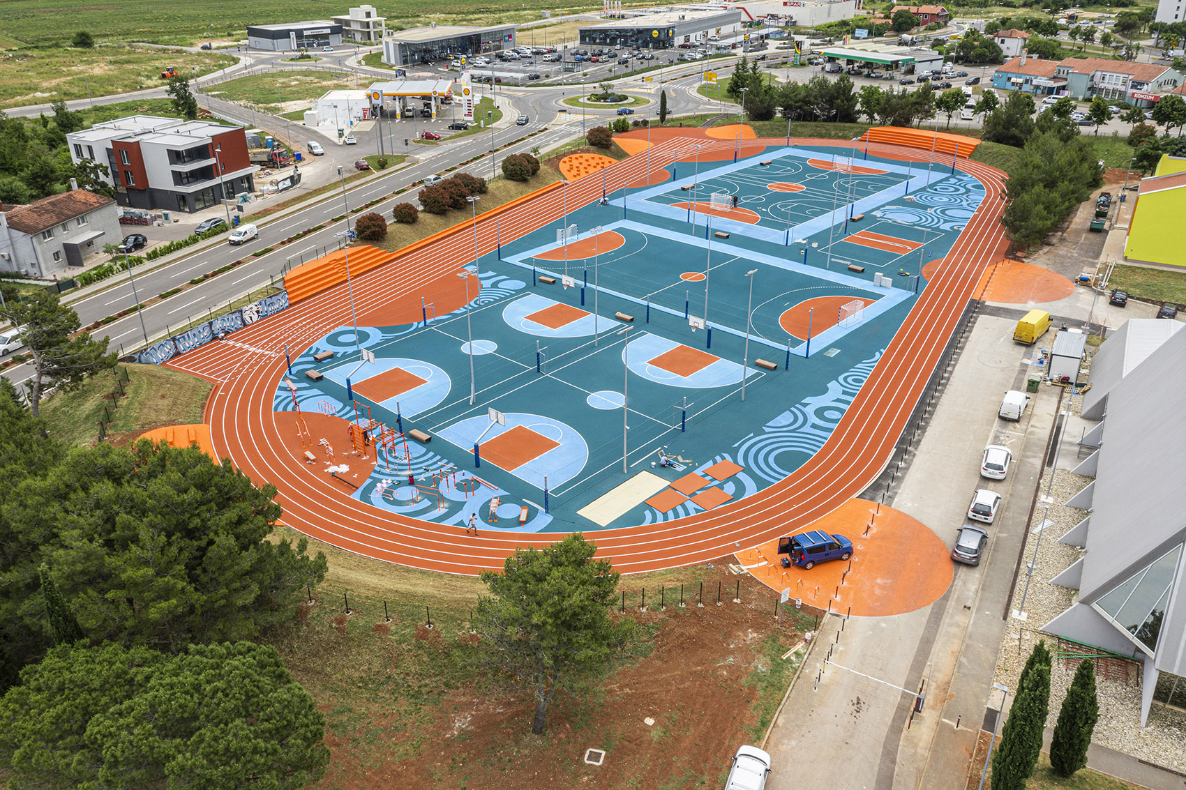 Sports field of Elementary School “Marija i Lina” by Studio MAU d.o.o ...