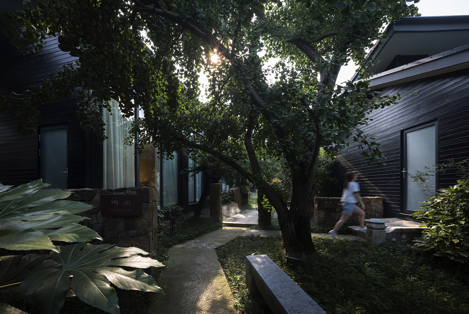 Ruixiang Garden In Dongshan, China by Suzhou Youjian architectural ...