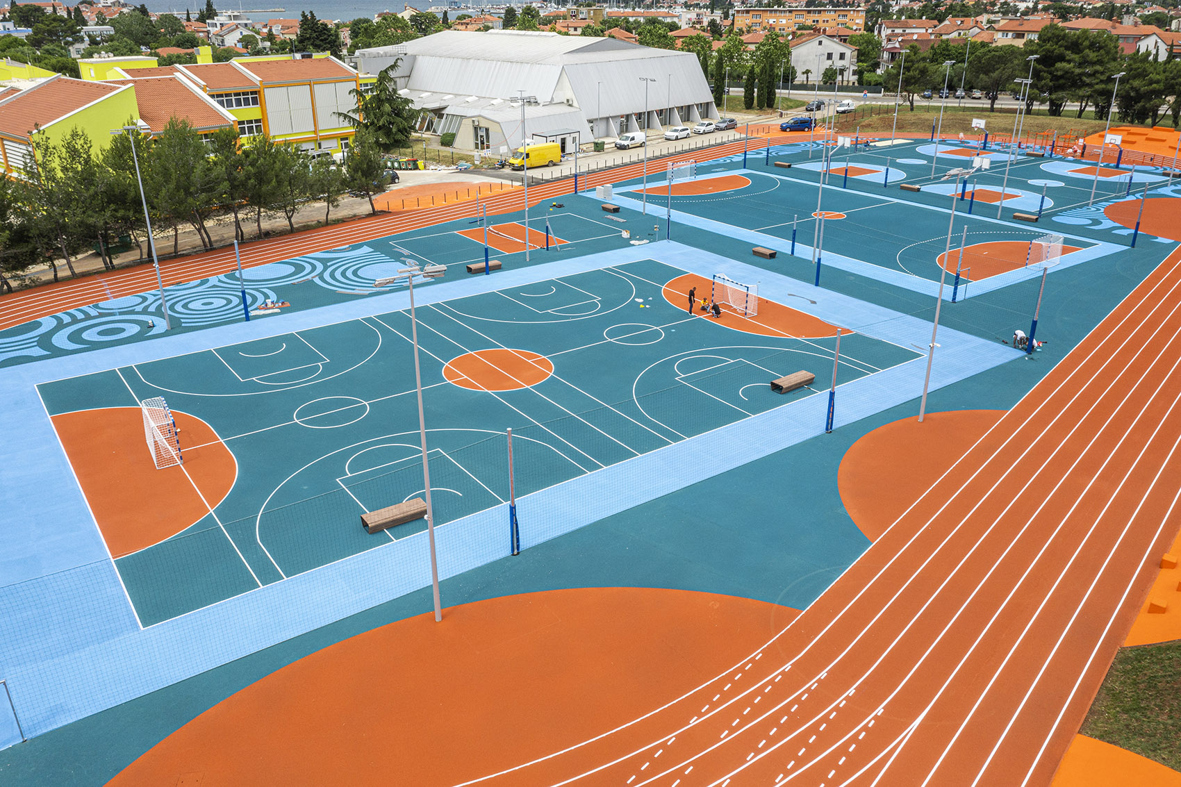 Sports field of Elementary School “Marija i Lina” by Studio MAU d.o.o ...