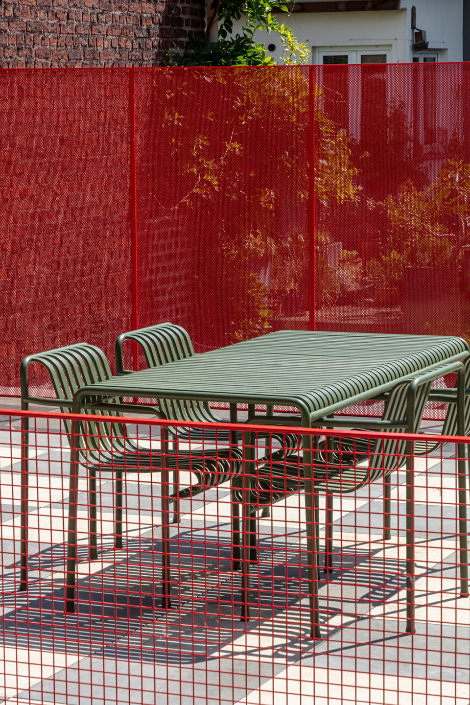 Grid House by l’atelier Nomadic Architecture Studio + DEVspace - 谷德设计网