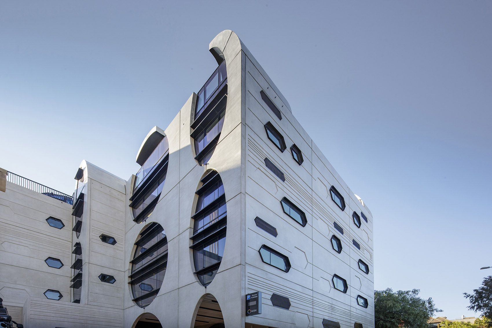 Victorian Pride Centre, St Kilda, Melbourne by BAU + Grant Amon Architects - 谷德设计网