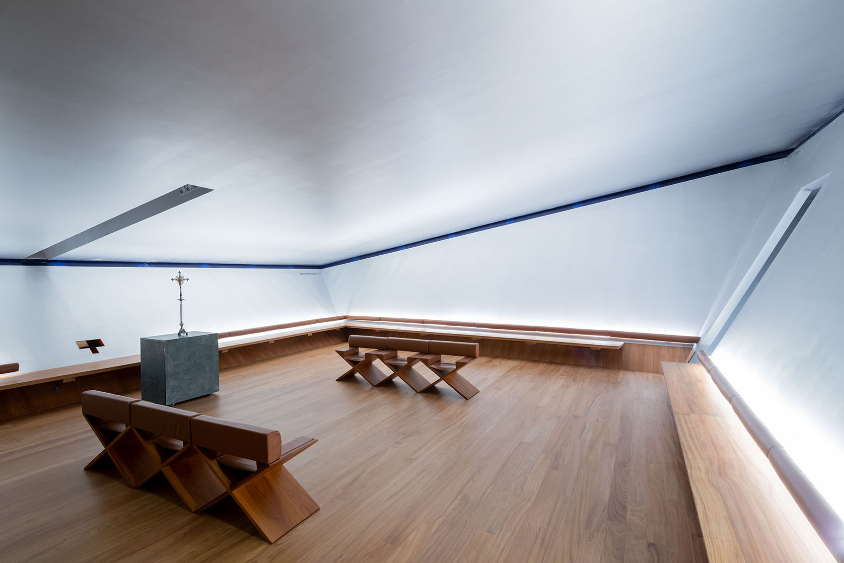 CHAPEL OF ETERNAL LIGHT by Bernardo Rodrigues Architects - 谷德设计网