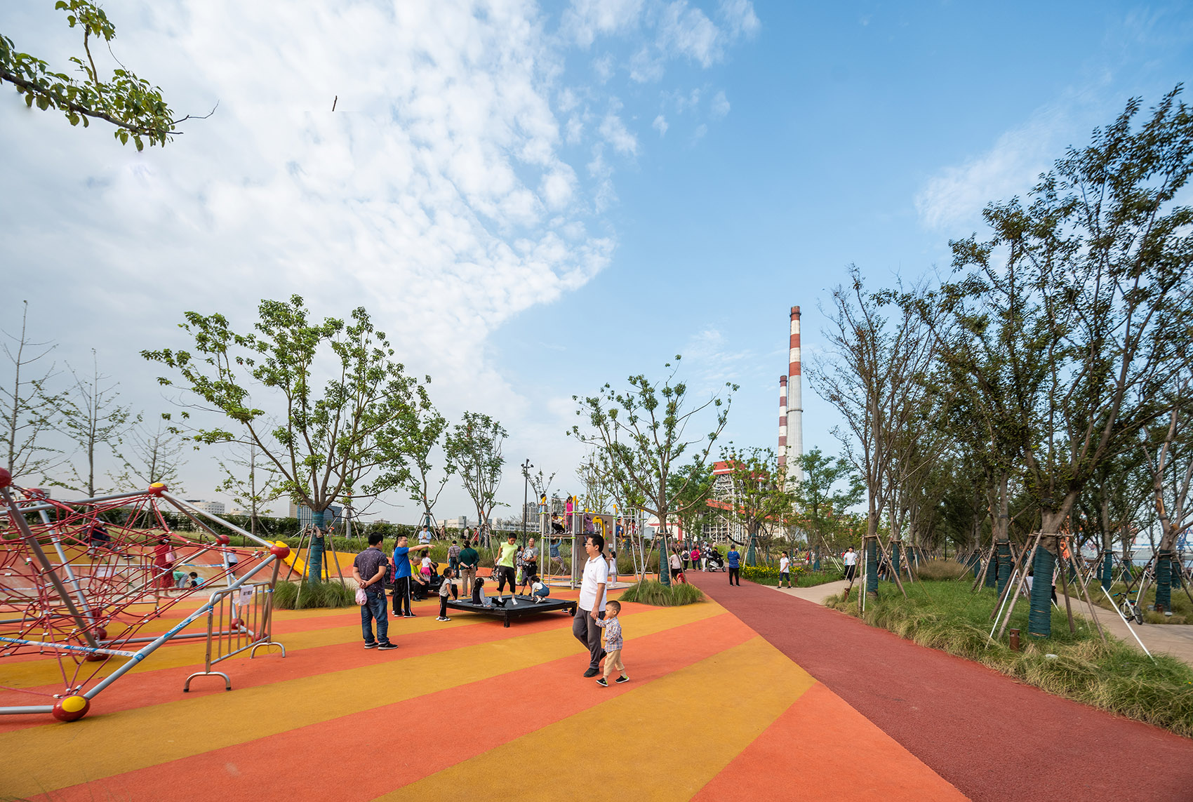 Yangpu Riverside public space (Shanghai No.12 cotton mill) by da ...