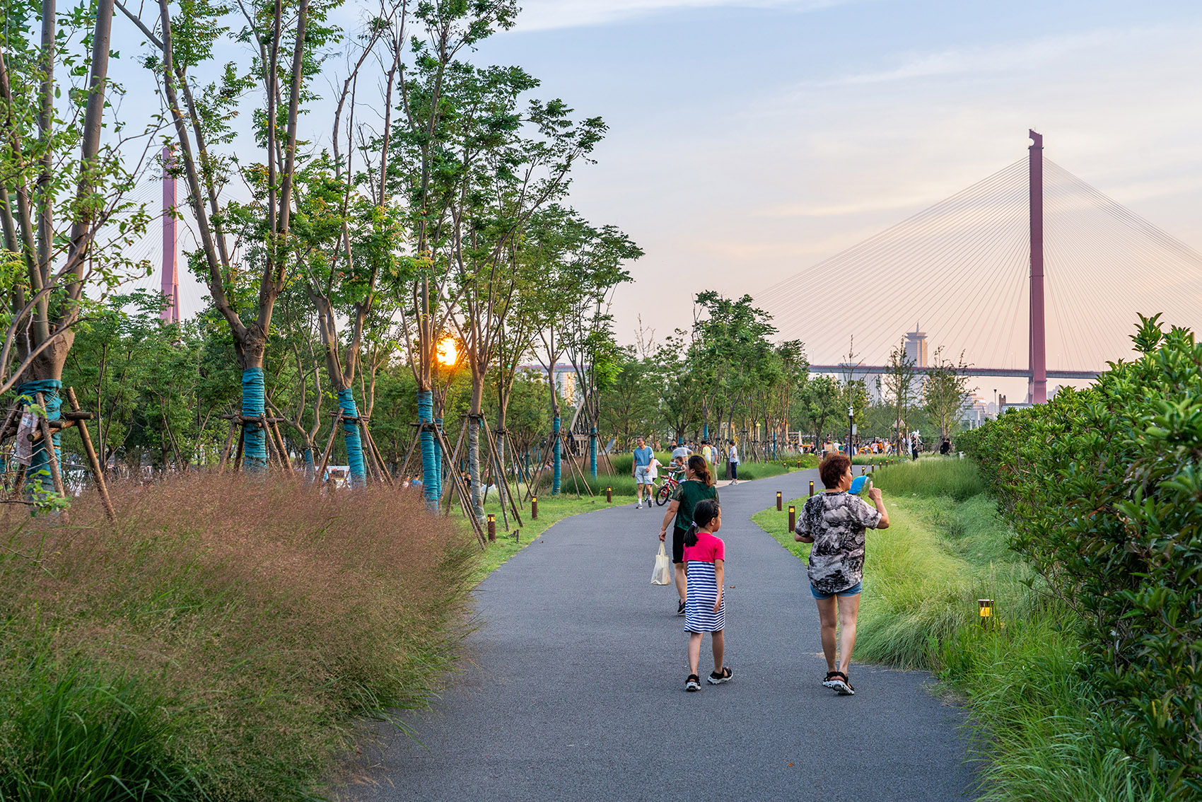 Yangpu Riverside public space (Shanghai No.12 cotton mill) by da ...