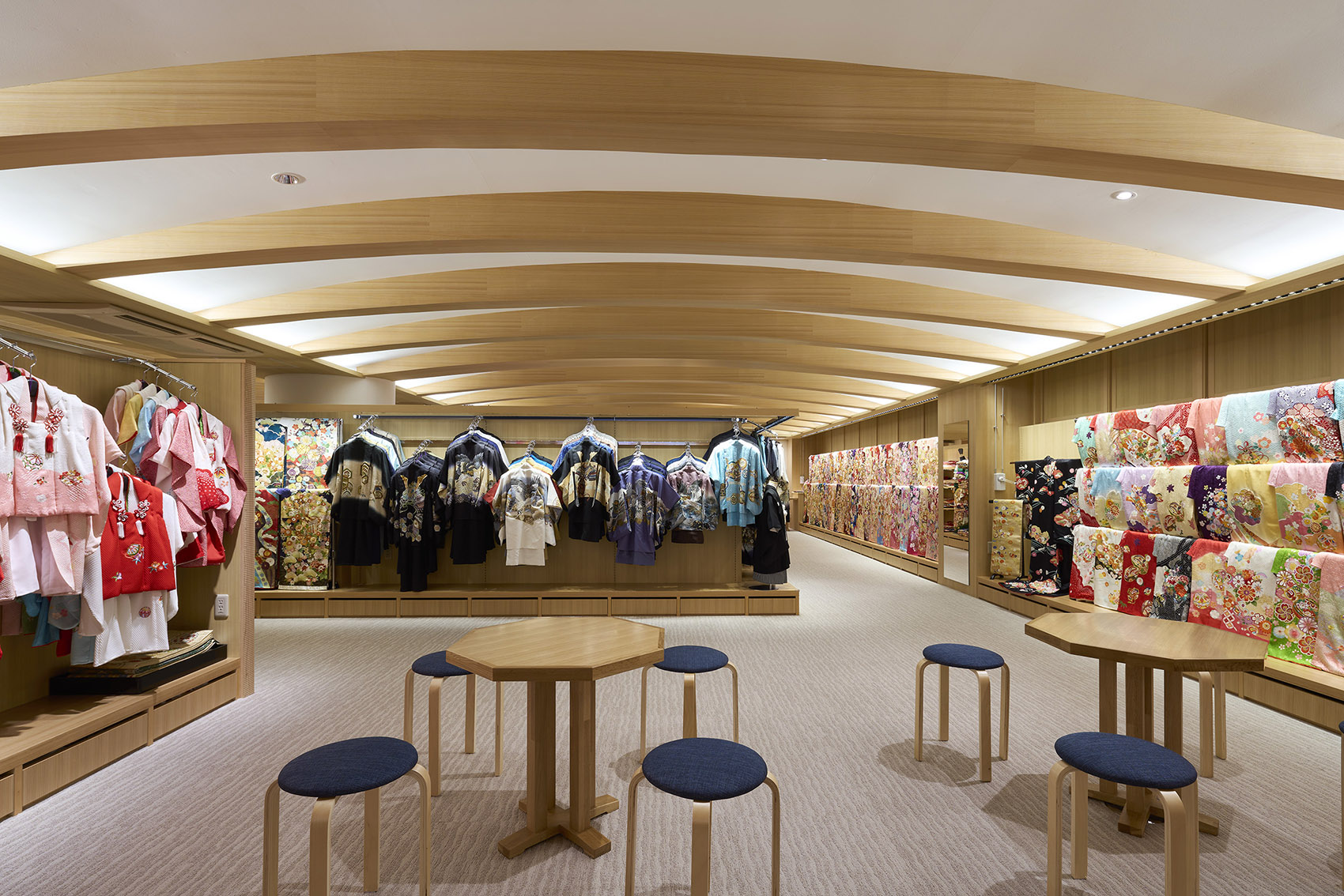 Mayuzuki -HAREGINO MARUSHO 1F sales area by TSUTSUMI & ASSOCIATES - 谷德设计网