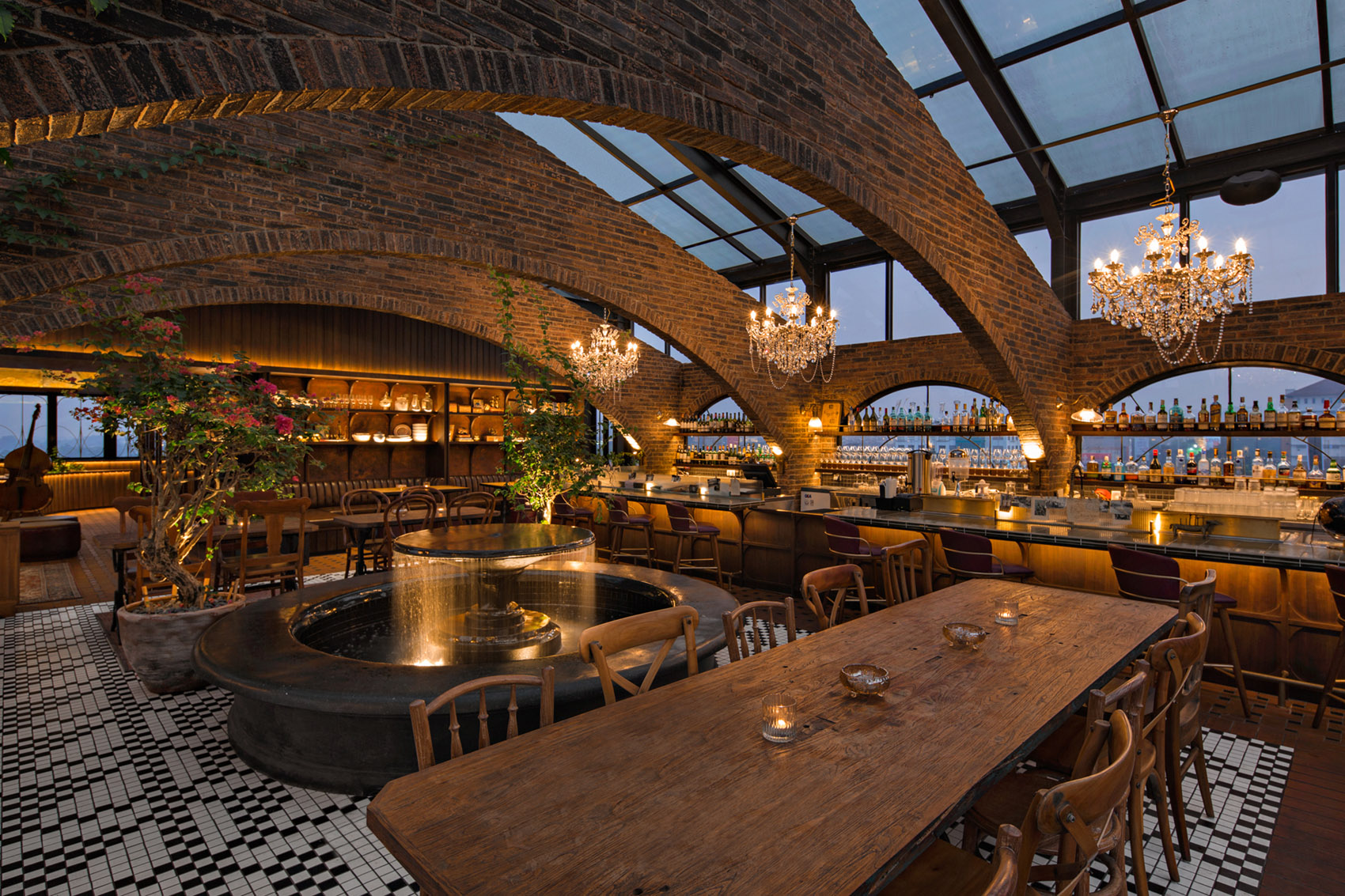 Aom Diningclub by Seniman Ruang - 谷德设计网