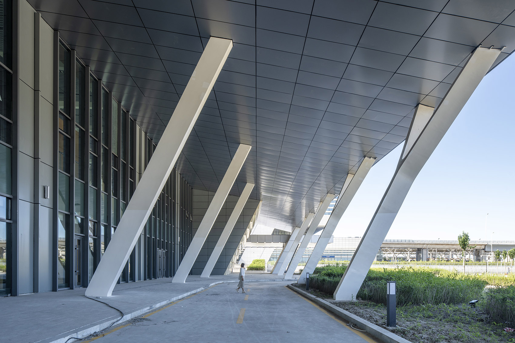 Daqing West Integrated Highway Passenger Station by Had Architects ...