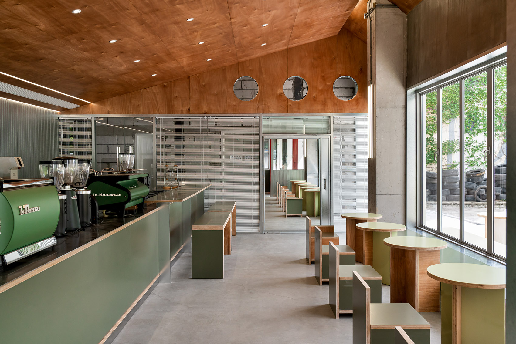 KUDDO COFFEE 1.0 G&G Creative Community Store by Xiaoou Design Group - 谷德设计网