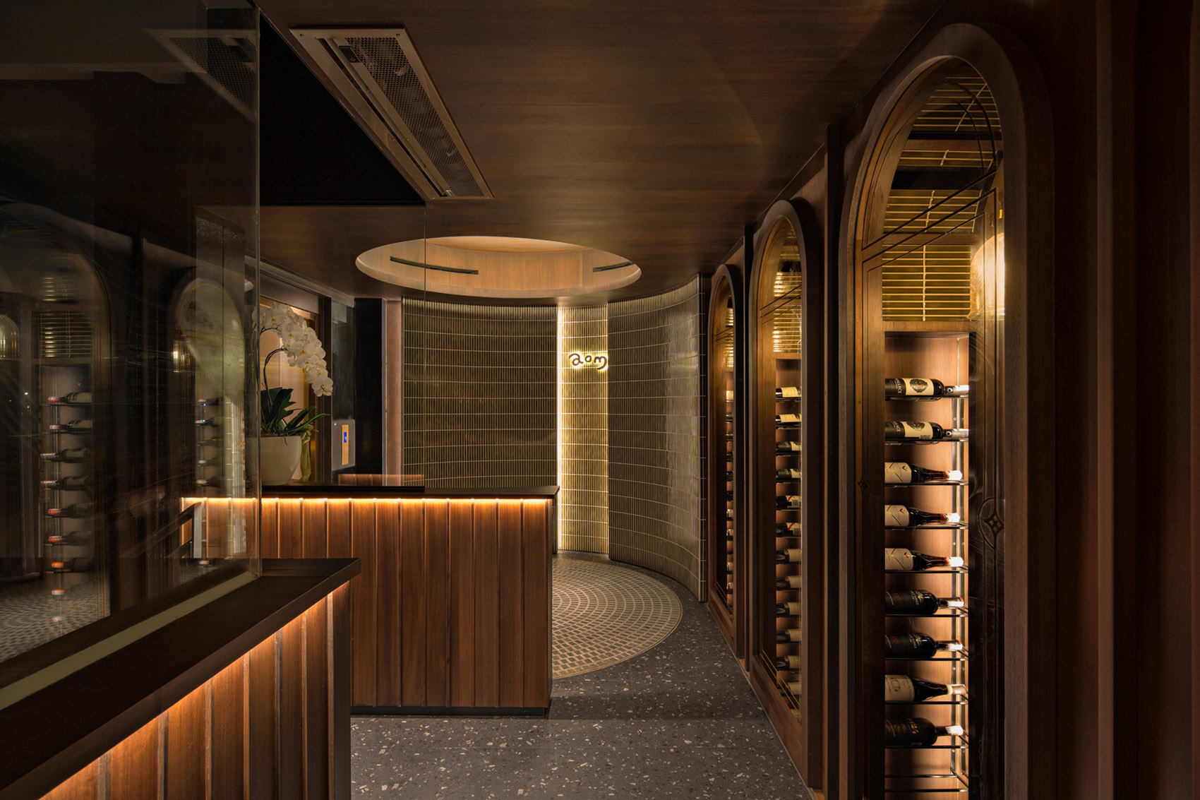 Aom Diningclub by Seniman Ruang - 谷德设计网