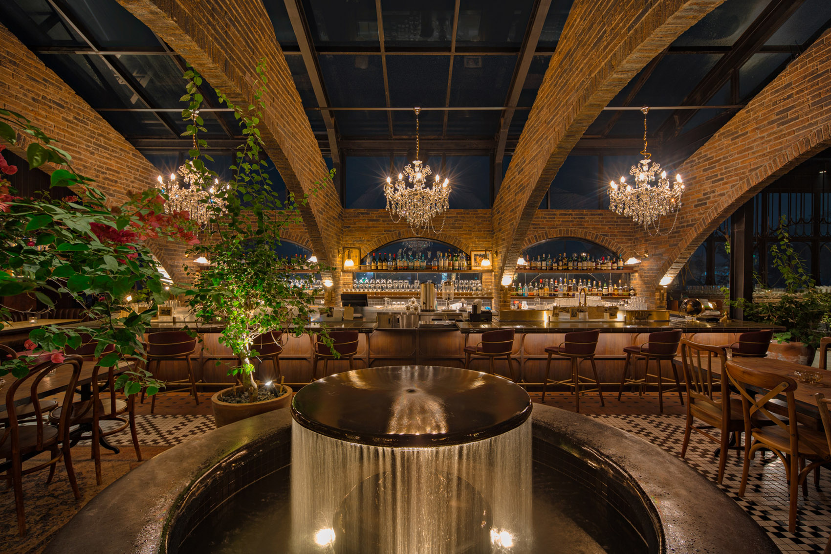 Aom Diningclub by Seniman Ruang - 谷德设计网