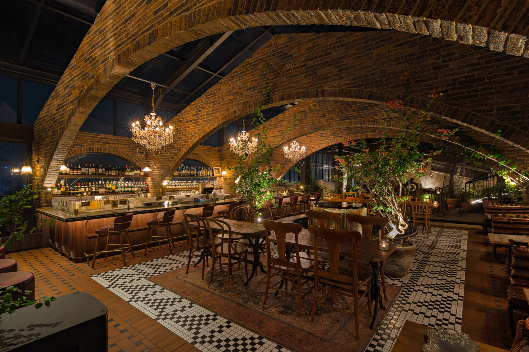 Aom Diningclub by Seniman Ruang - 谷德设计网