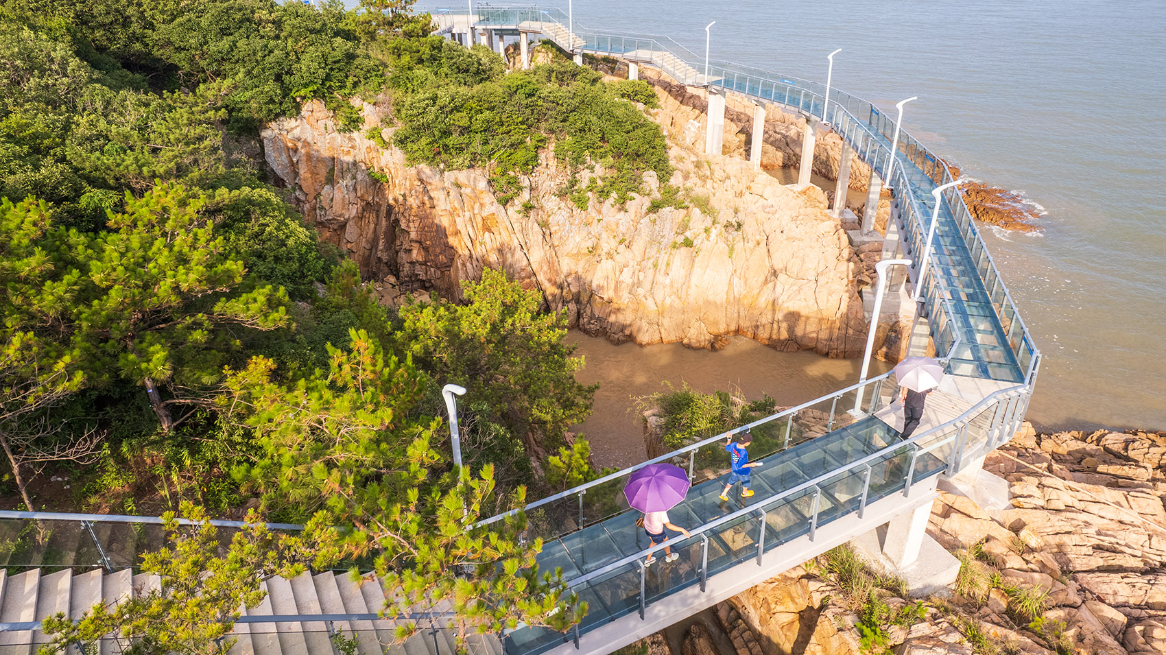 Ningbo Songlan Mountain Resort glass walkway by Shanghai CHIDI Studio ...