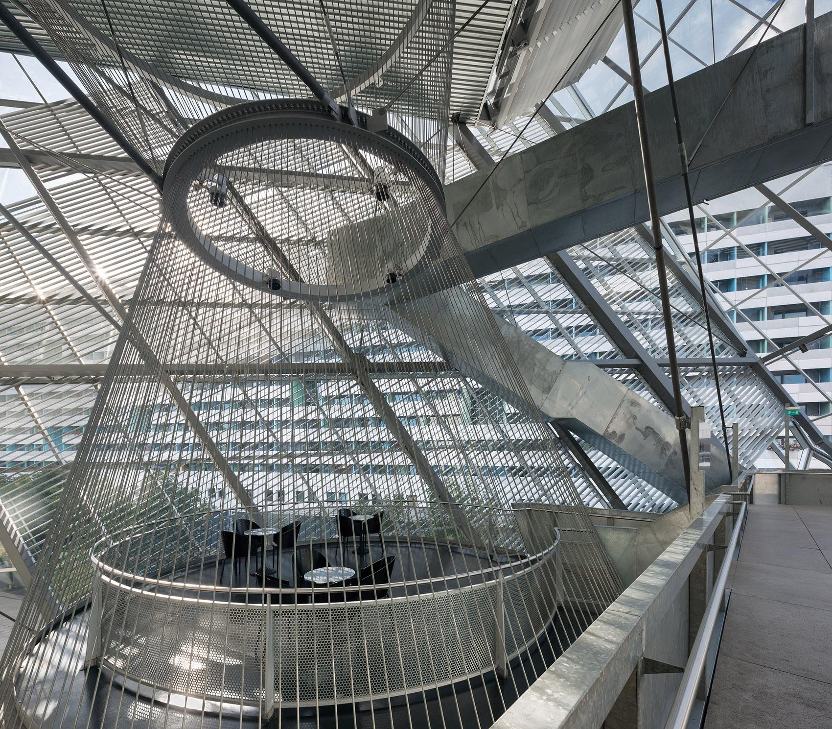 UFA Cinema Center by COOP HIMMELB(L)AU - 谷德设计网