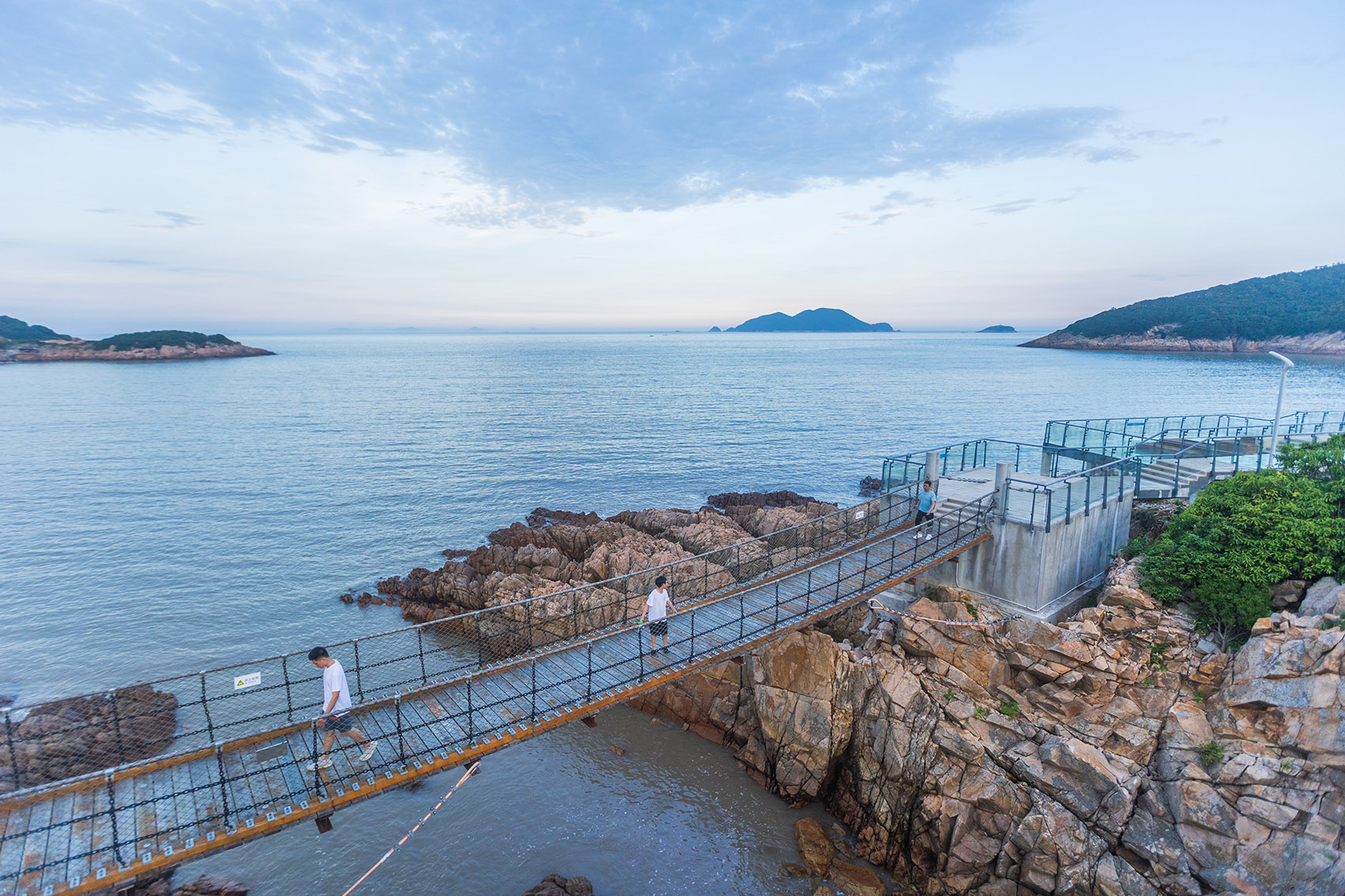 Ningbo Songlan Mountain Resort glass walkway by Shanghai CHIDI Studio ...