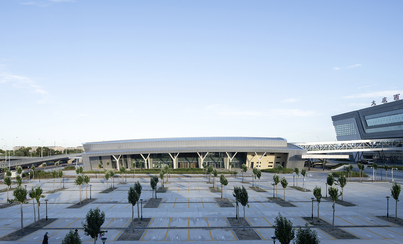 Daqing West Integrated Highway Passenger Station by Had Architects ...