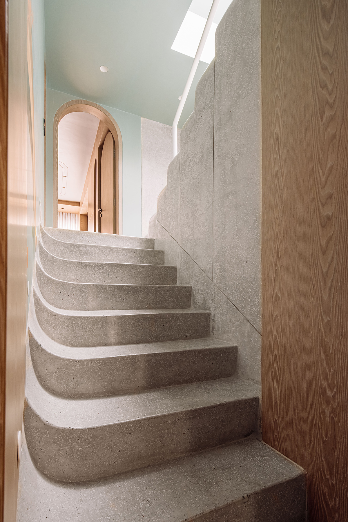 Upstairs by Spaces & Design - 谷德设计网