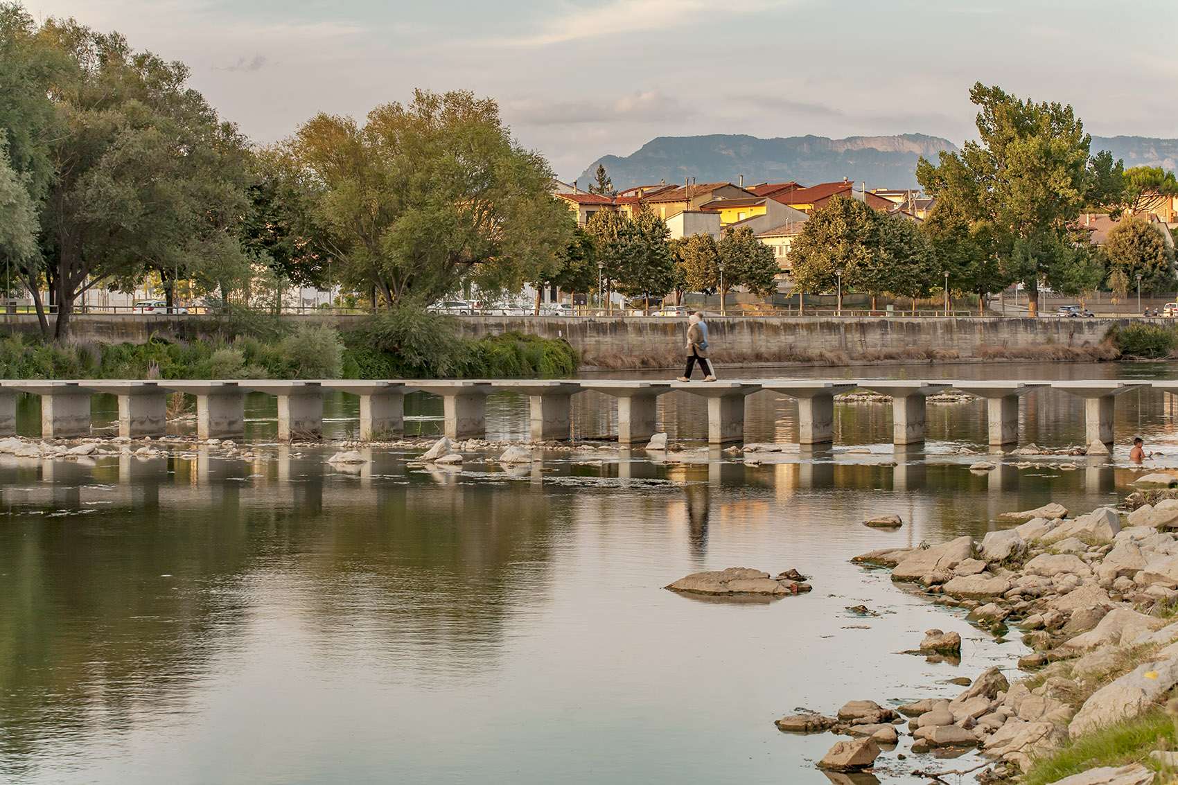 Passallis: Floodable Bridge for Pedestrians over the river Ter in ...