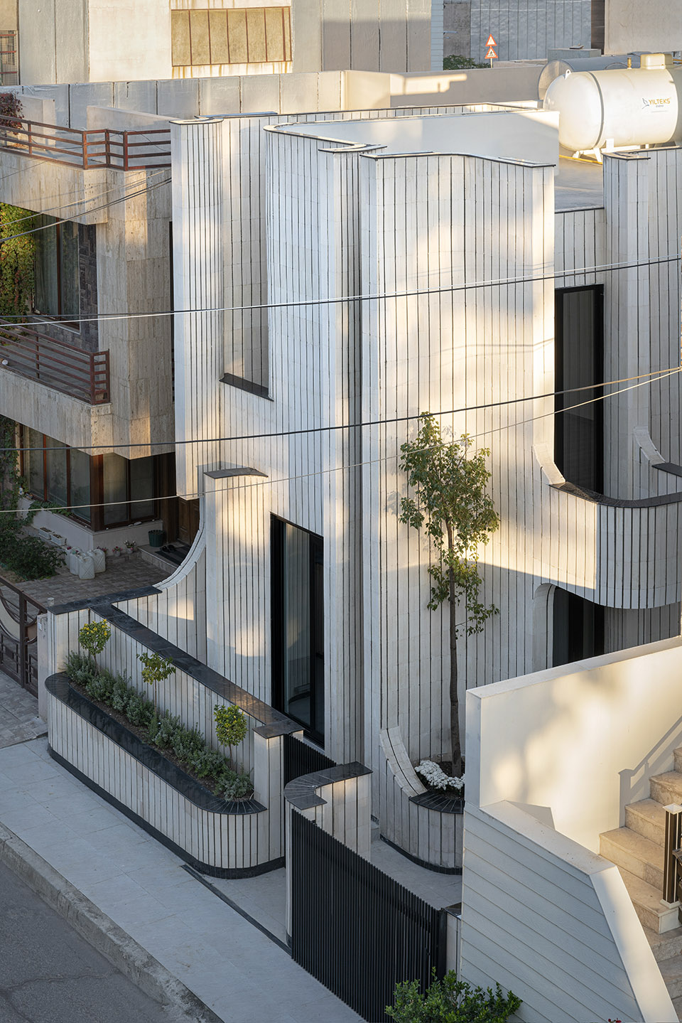 Bakrajo House by ZAKAA Architecture - 谷德设计网