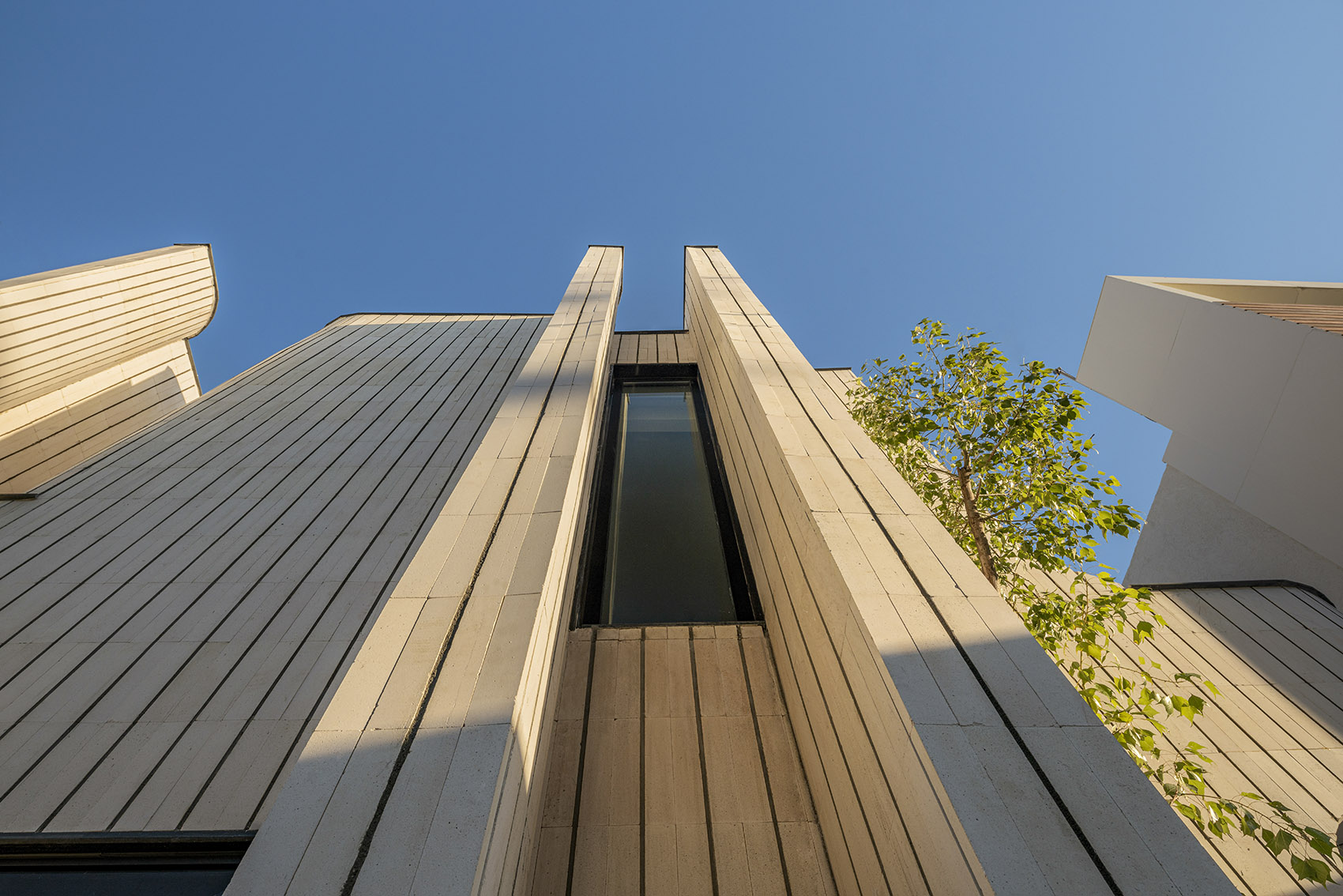 Bakrajo House by ZAKAA Architecture - 谷德设计网