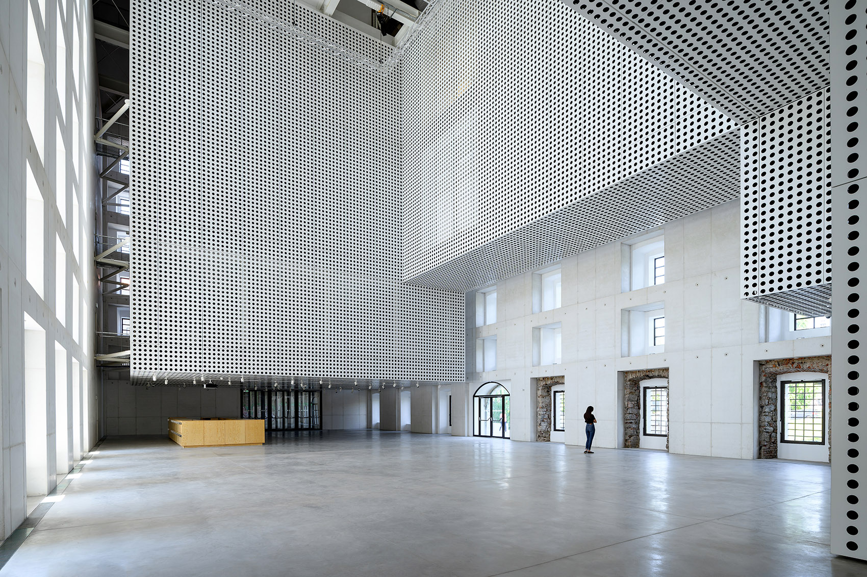 Cukrarna Gallery, Slovenia by SCAPELAB - 谷德设计网