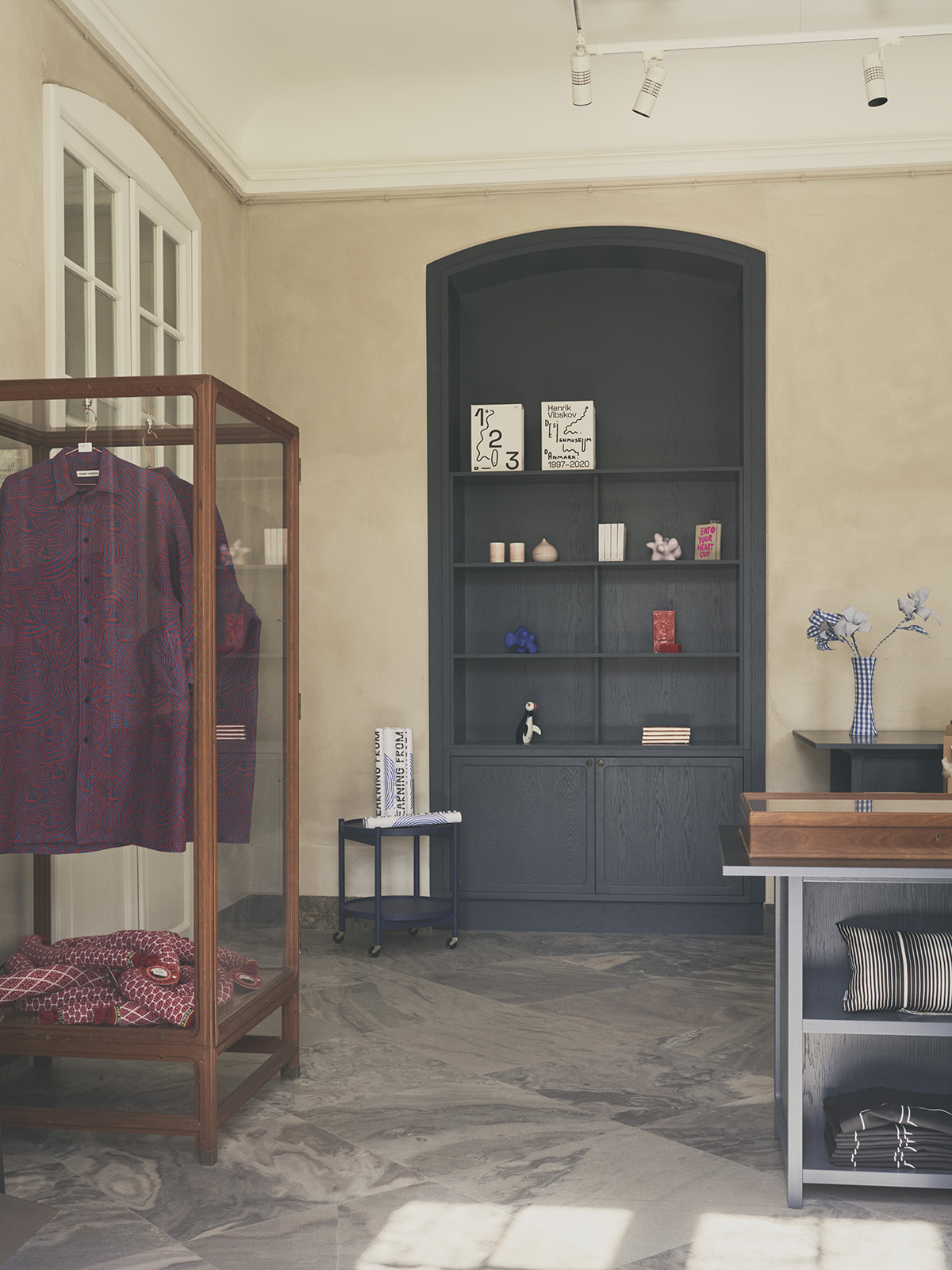 Café and shop for Designmuseum Denmark by OEO Studio - 谷德设计网