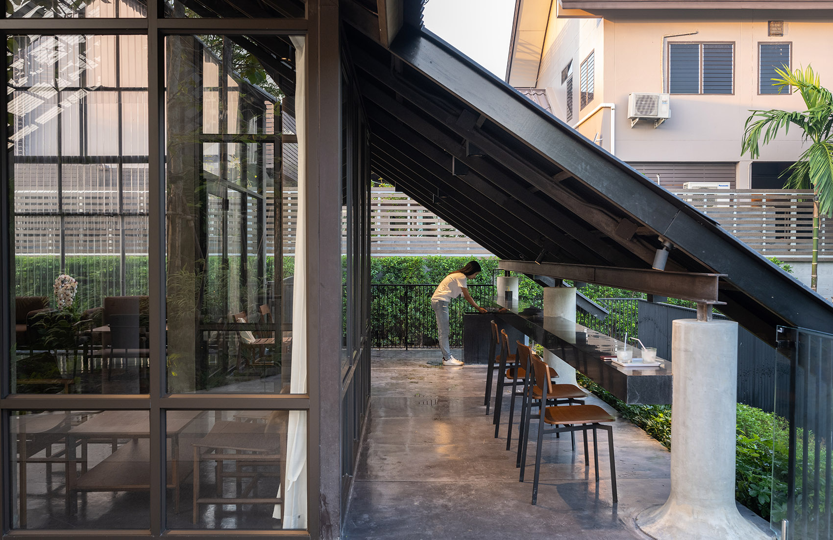 DOG / HUMAN by EKAR - 谷德设计网