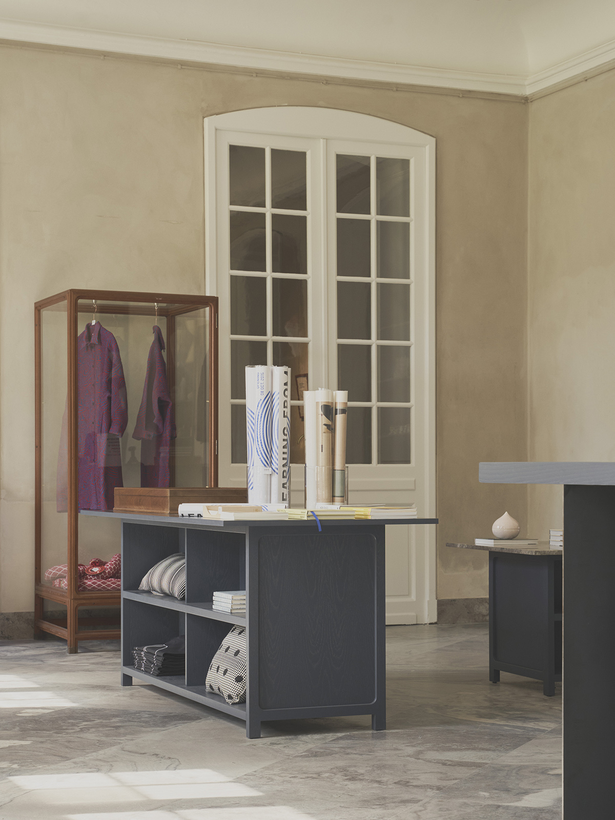 Café and shop for Designmuseum Denmark by OEO Studio - 谷德设计网