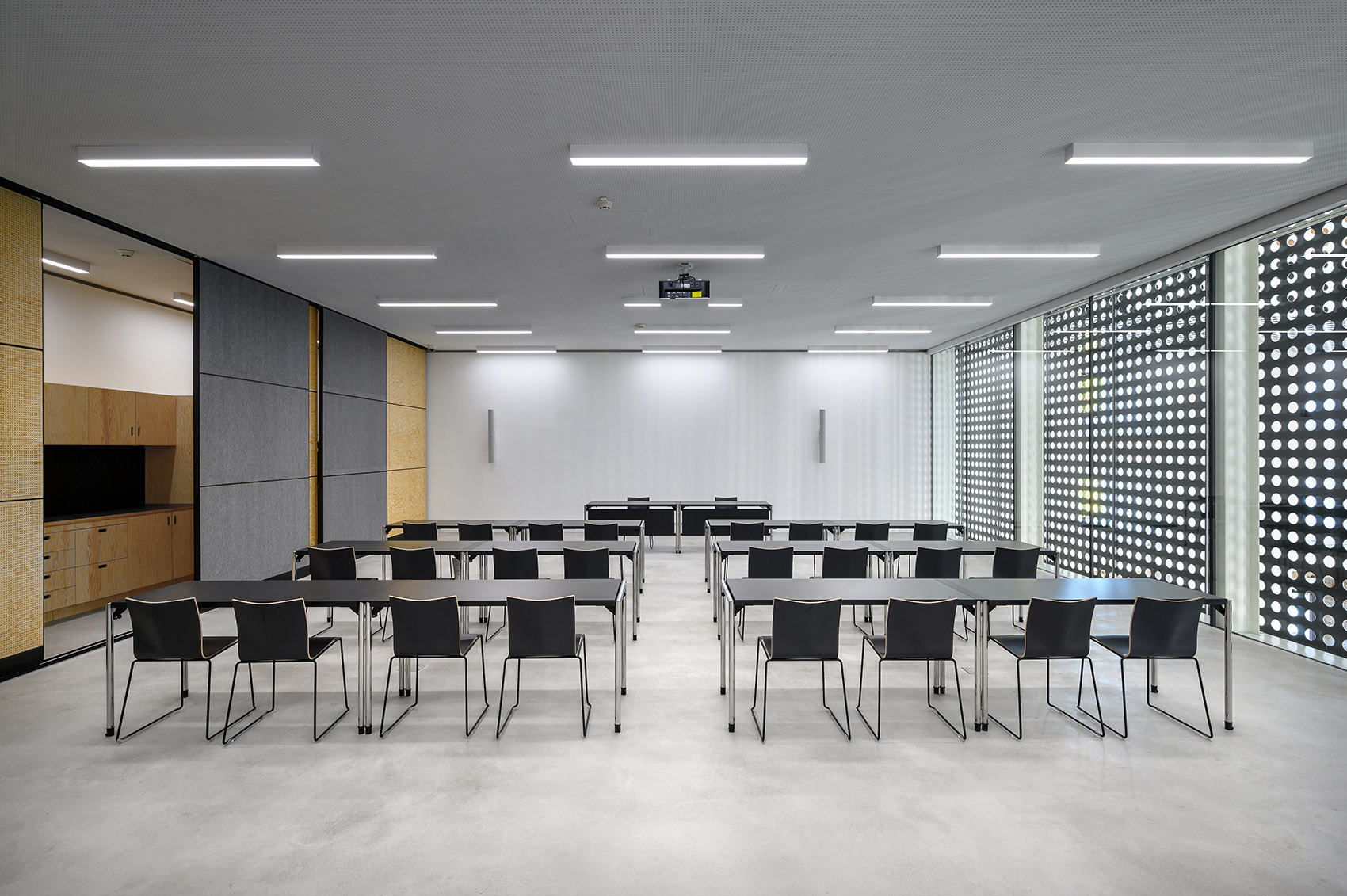 Cukrarna Gallery, Slovenia by SCAPELAB - 谷德设计网