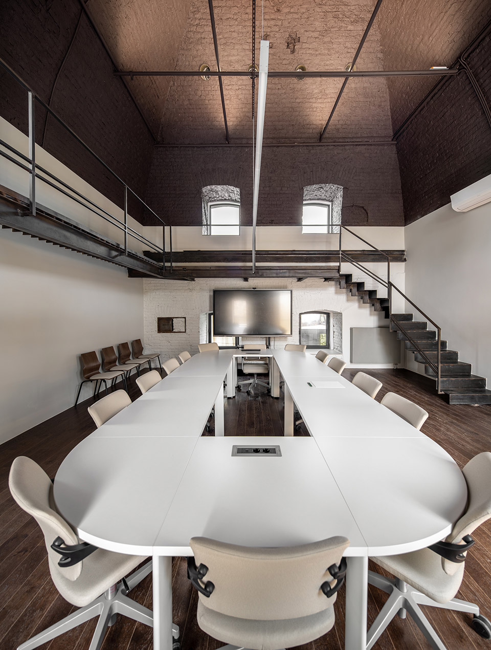 Enzym Factory Renovation by replus design bureau - 谷德设计网