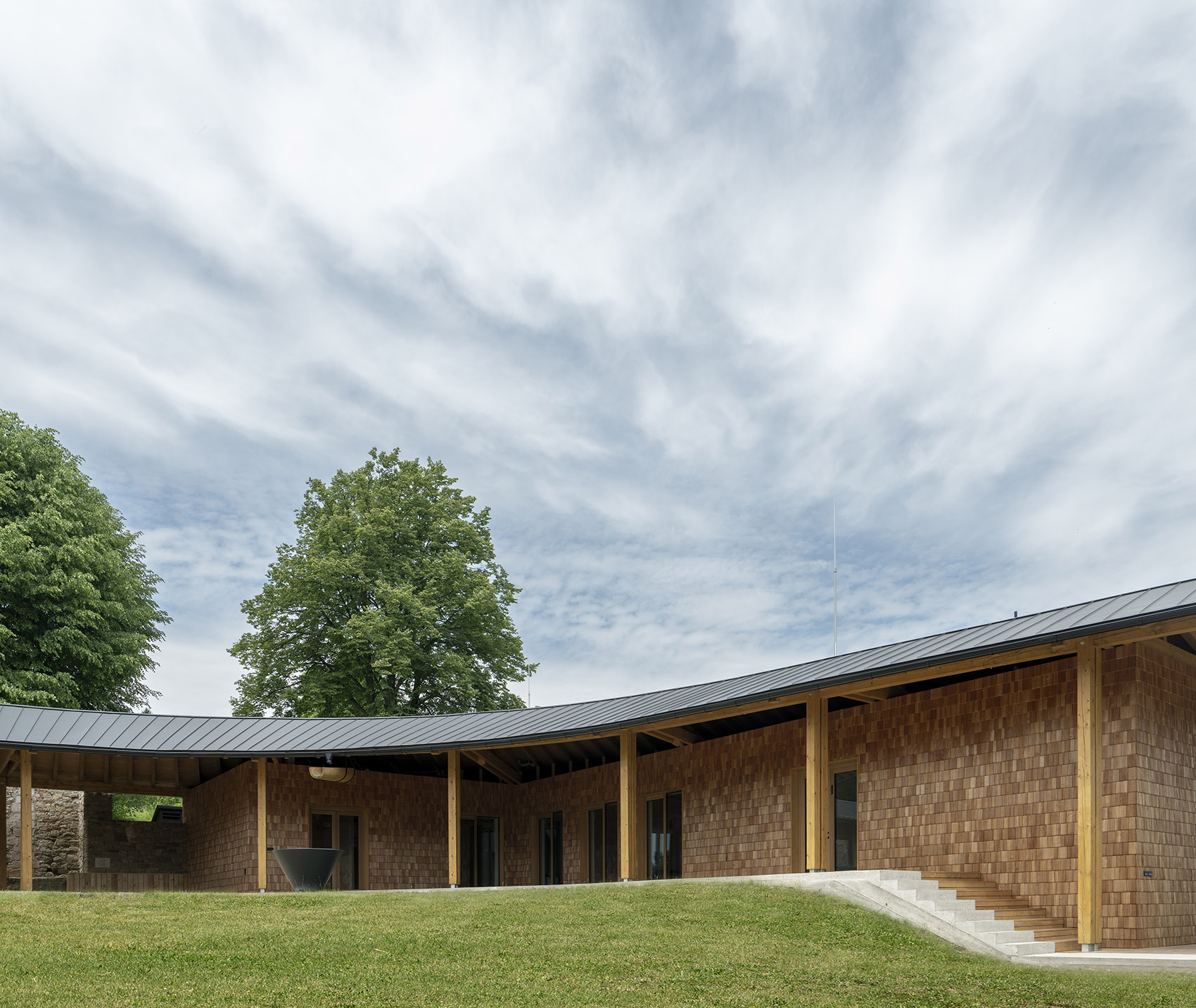 Parish community center by Studio AEIOU - 谷德设计网