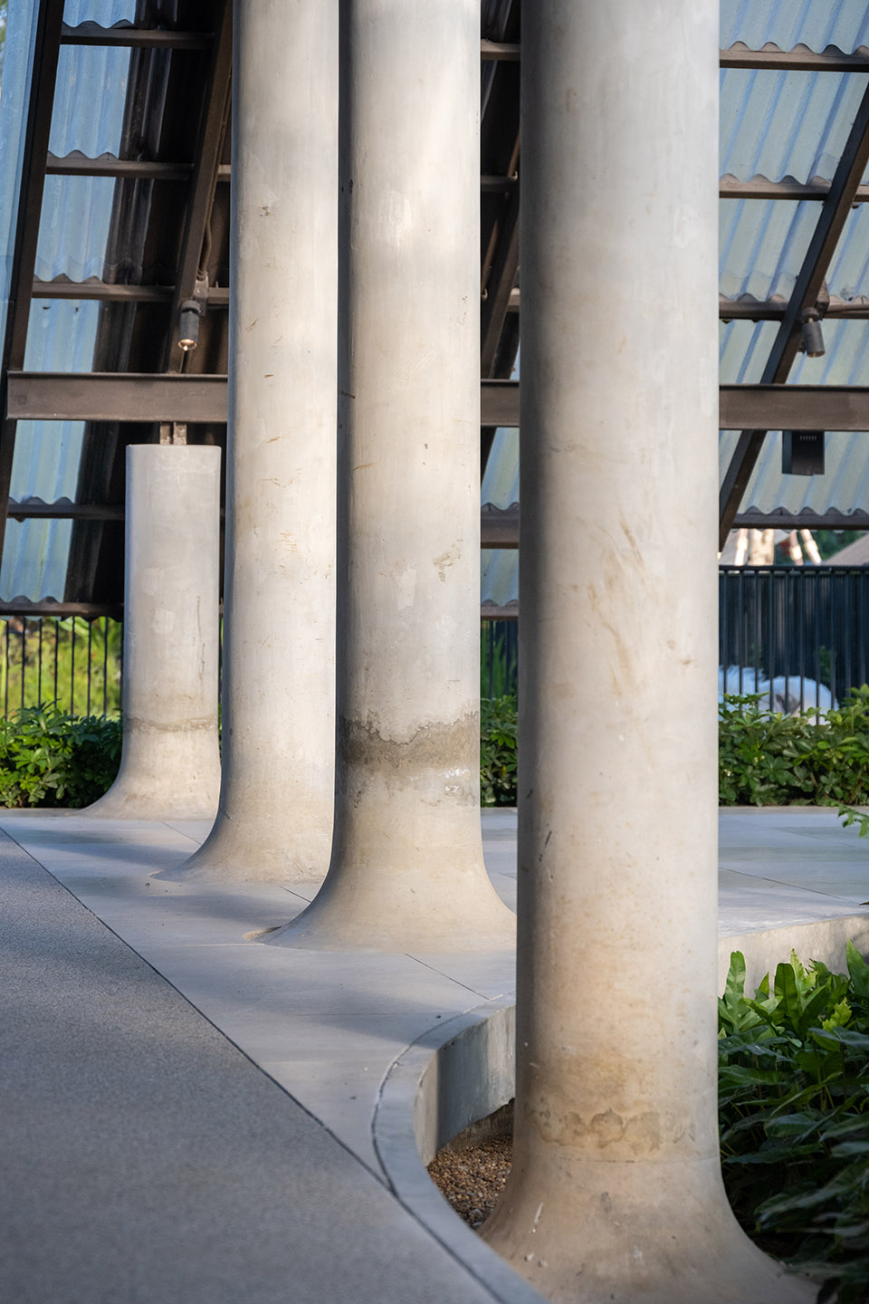 DOG / HUMAN by EKAR - 谷德设计网