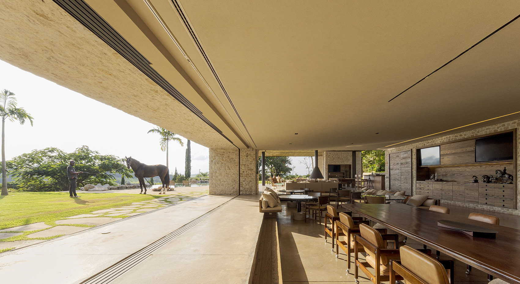 Coudelaria by Studio Arthur Casas - 谷德设计网