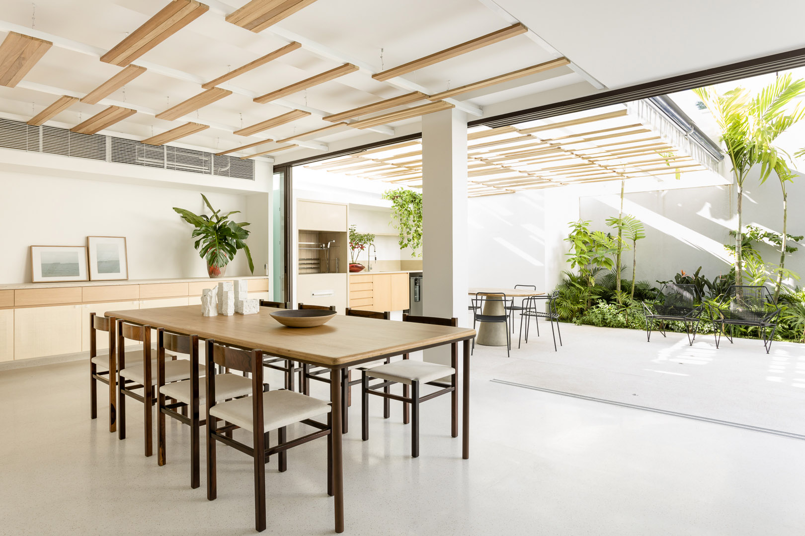 JR House by Pascali Semerdjian Architects - 谷德设计网