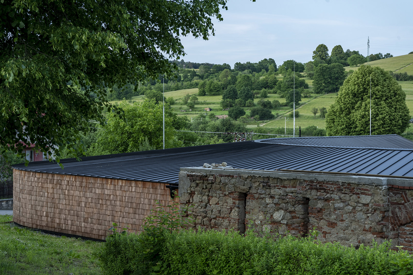 Parish community center by Studio AEIOU - 谷德设计网